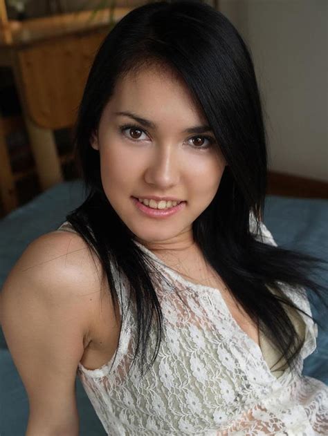 Fakta Tentang Maria Ozawa Bintang Panas Jepang Paling Populer