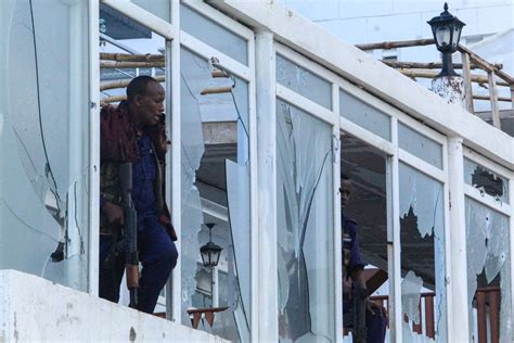 16 قتيلاً بهجوم لـالشباب على فندق في مقديشو