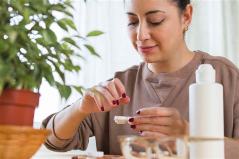 Why Do My Eyes Feel Strained When Wearing Contacts