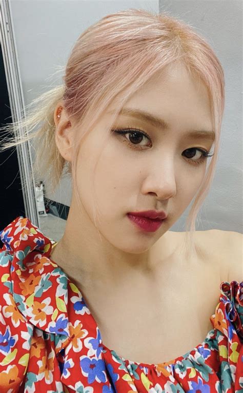 Rosé Pics On Twitter Rosé Selca Foto Rose Bp Rosé Park Rosé Rose Icon Rose Park Rose