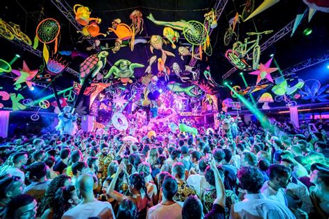 Space Ibiza Years Of Clubbing History By The Wavs