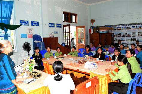 ဥတ္တရခရိုင် ပြည်သူ့စာကြည့်တိုက်၌ ပန်းကြယ်သီးထိုးနည်းသင်တန်း အခမဲ့ ဖွင့