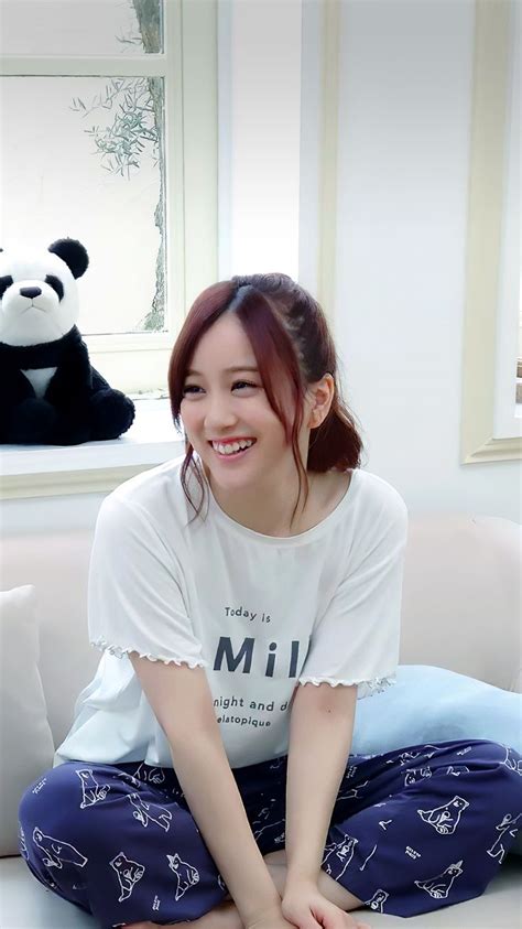 星野みなみ の高画質なiphone壁紙（8 Se用） 乃木坂辞典 星野みなみ かわいい あしゅみな ゆめかわいい ファッション