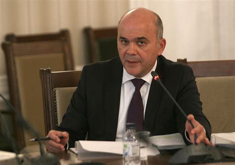 Проверяват сигнал за фалшиви формуляри за трудови книжки Flashnews