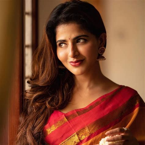 తమిళ తెలుగు కన్నడ మలయాళ సినిమాల్లో బిజీ అయిపోయింది అందాల నటి ఐశ్వర్య మీనన్ ఎలక్ట్రానిక్స్