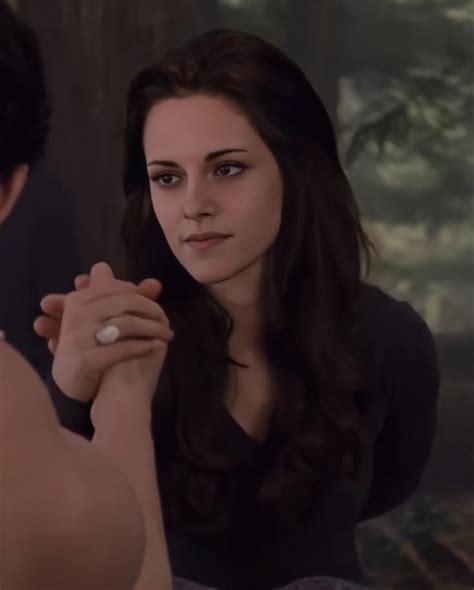 Pin By Bella Kristen Cullen On Bella Cullen Bella Cullen Bella Swan Vampire Kristen Stewart