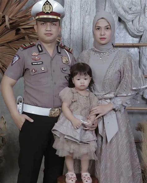Detail Contoh Foto Keluarga Bertiga Koleksi Nomer 10
