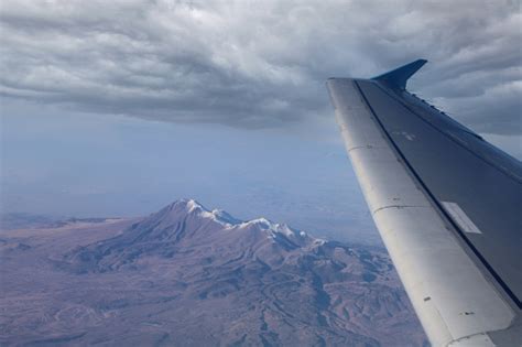 Photo Libre De Droit De Une Aile Dun Avion Est Visible Depuis La