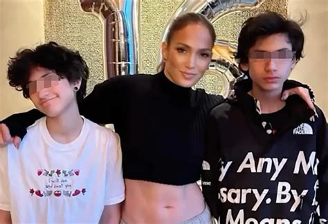 Jennifer López Sus Mejores Fotos De Cumpleaños Con Sus Mellizos En Tokio