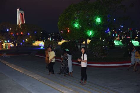 ၇၉ နှစ်မြောက်တပ်မတော်နေ့အား ဂုဏ်ပြုသောအားဖြင့် အထိမ်းအမှတ် ပိုစတာကြီးများ စိုက်ထူထားပြီး တပ