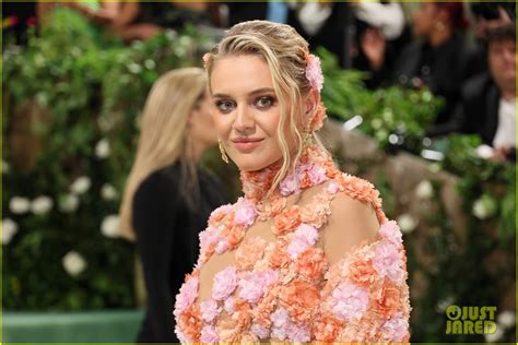 Chase Stokes Goes Shirtless For Met Gala Debut With Girlfriend Kelsea