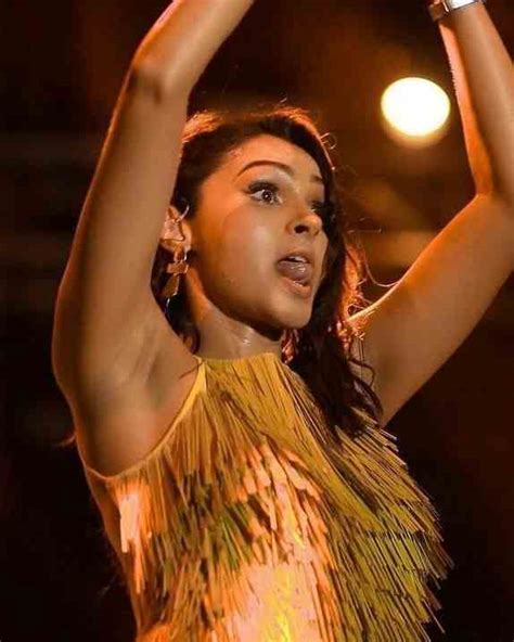 Andreah Jeremiah Hot Bare Back Photos In A Music Programme