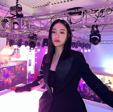 안은진 시크미 가득 인스타 업뎃 인스티즈 Instiz 이슈 카테고리