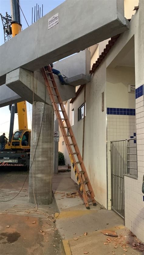 Vigas da passarela que interligará os prédios da Santa Casa foram