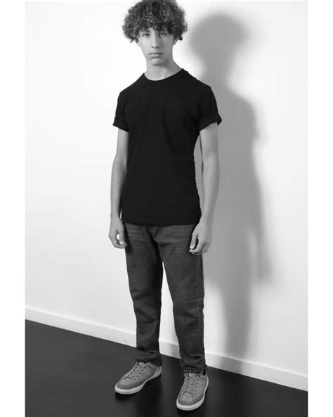 Doze Agência De Modelos