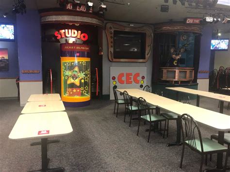 Chuck E Cheese S Studio C Alpha Do The Chuck E Dickso Vrogue Co