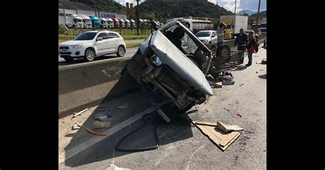 Acidente Na BR 101 Causa Congestionamento Em Joinville