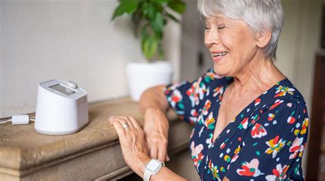 Interphonie prévenir la téléassistance ou téléalarme en cas de