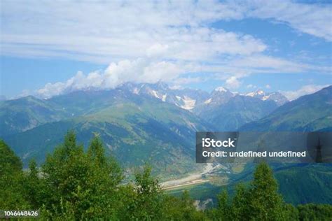 산 Ushba의 피크에에서 덮여 코 카 서 스 산맥 구름 위 Svaneti 지역 조지아 0명에 대한 스톡 사진 및 기타 이미지 0명 관광 눈 냉동상태의 물 Istock