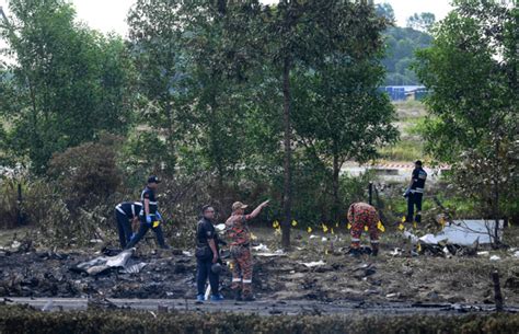 Diez Personas Mueren Al Estrellarse Una Avioneta En Malasia