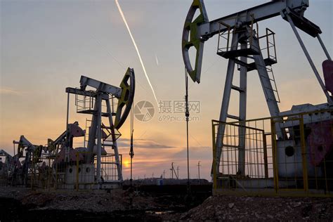 技术石油和天然气生产石油和天然气的生产运输和加工为高清图片下载 正版图片503807630 摄图网
