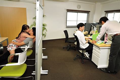 【人妻・中出し】バイト先の社員と不倫している人妻を横取り･･･sex狂いのヤリマンビッチ美爆乳女と職場でヤリまくった！ 羽月乃蒼 アダルト