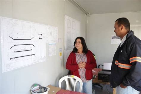 Fase Final Da Construção Da Passarela Para Pedestres Na Vila Estrela