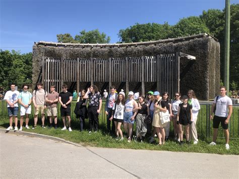 d spacerkiem po Nowej Hucie XIII Liceum Ogólnokształcące im Bohaterów Westerplatte w Krakowie