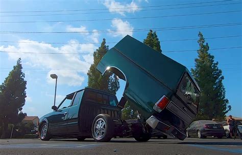 Awesome Bed Dancing Mini Trucks Are Making A Strong Comeback