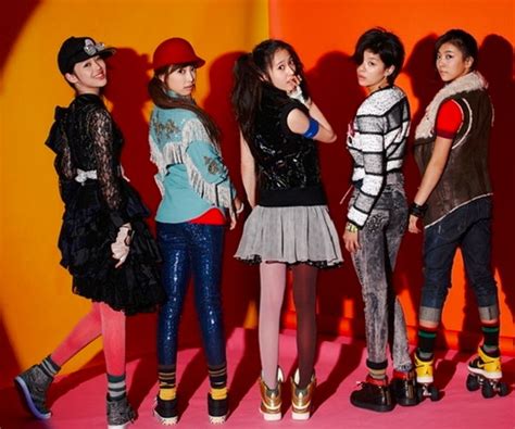 에프엑스 데뷔 11주년 맞아 故 설리 포함된 완전체 사진 올린 엠버 인사이트