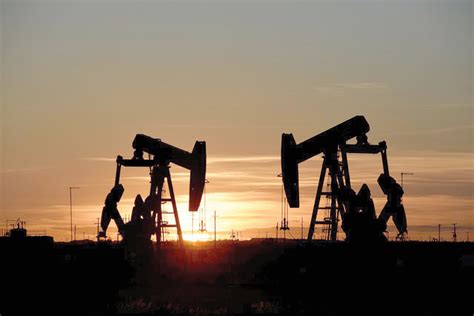 Oil Slips Below 80 On Rising Us Stockpiles Oman Observer