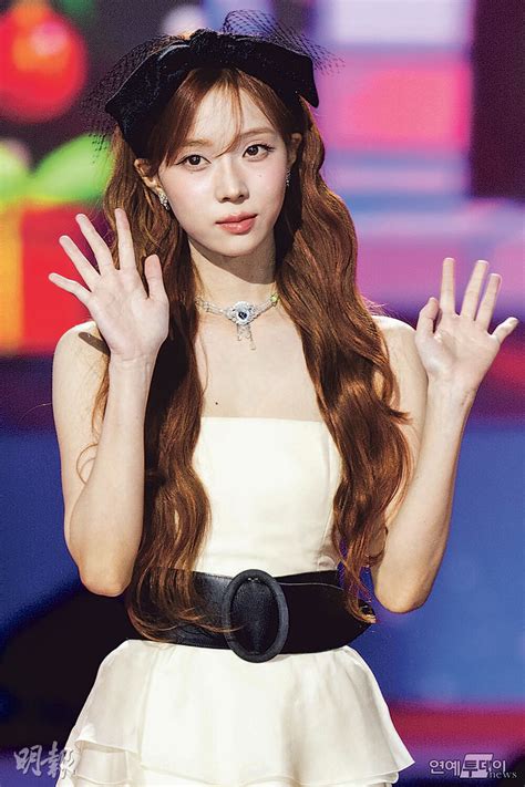 Sbs聖誕群星騷 Aespa成員險遭狂迷襲擊 Nct成員ten踏空墮升降台 20231227 Showbiz 明報 Our
