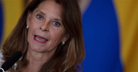 Por Demoras En La Expedición De Pasaportes Congreso Cita A Debate De