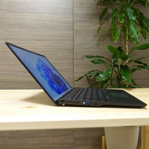 富士通LIFEBOOK WU X H UH X H 実機レビュー 富士通FMVパソコン比較購入ガイド