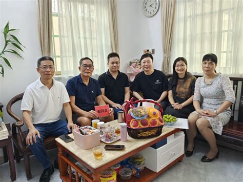 心系退休职工，慰问情暖人心 恩平市人民医院 集医疗、教学、科研、急救、预防、保健、康复于一体的二级甲等综合性医院