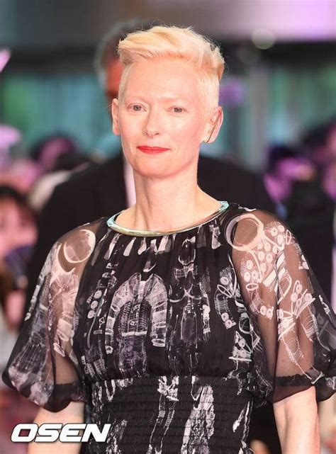 사진 틸다 스윈튼빠져드는 눈빛