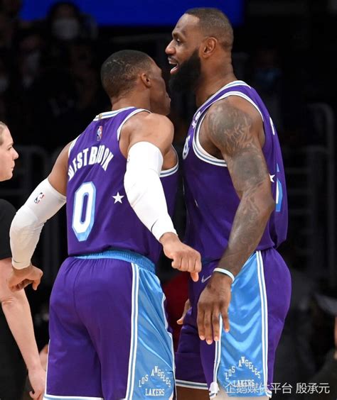 nba现役球员季后赛三双榜上詹姆斯超过第二和第三名的总和 东方体育