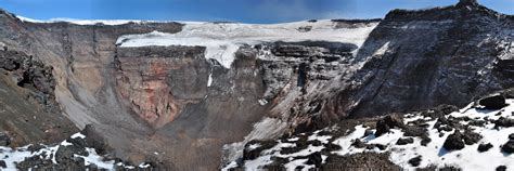 Trekking Sul Vulcano Tolbachik In Kamchatka Foto Del Cratere Vulcanico