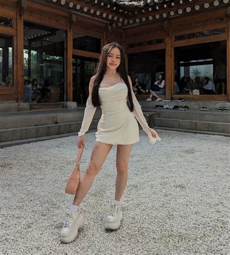 Chloe Ting Age Net Worth Babefriend Parents Height 2024