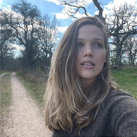 Emma Granell Youtube