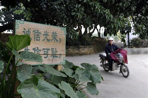 代表委员呼吁“三万亿”民间借贷阳光化凤凰网资讯凤凰网