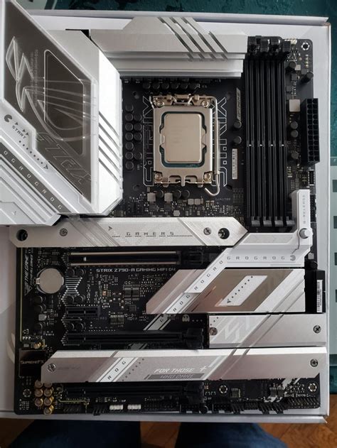 P Cores Stuck At 2 5 Ghz 13600 Kf R Intel