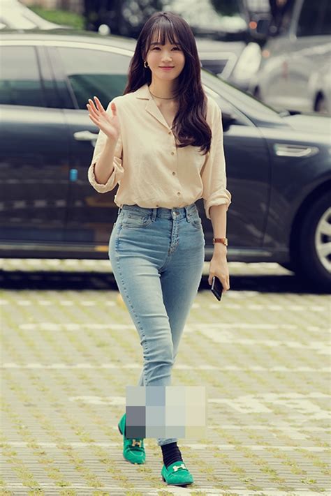 얼마전 강민경 청바지 핏 네이트판
