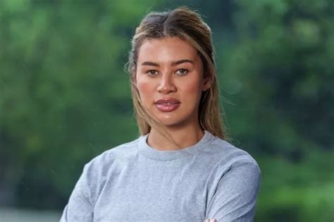 Celeb Sas Star Chris Olivers Life Off Screen With Stunning Long Term