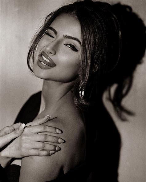 Palak Tiwari Oozes Oomph In Hot Black Off Shoulder Dress See Viral Photos