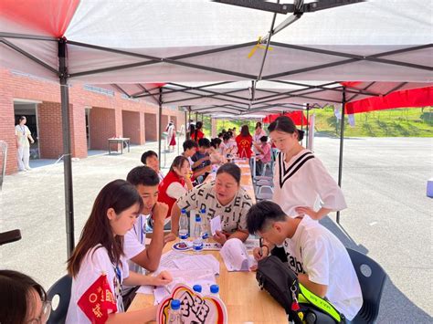 以“心”换新——我校体育学院（咸宁校区）迎新现场实录 湖北商贸学院新闻网