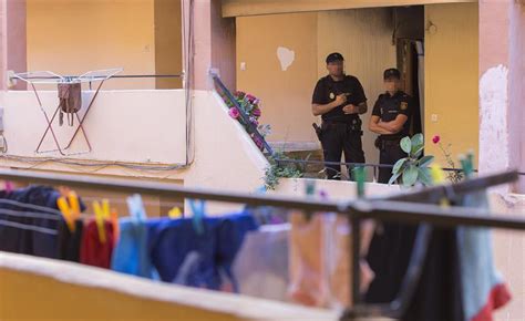 Detenido un hombre de años por matar a sus padres en Paterna Público