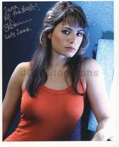 Erica Durance Tv Actress Smallville Signed 8x10 Photograph