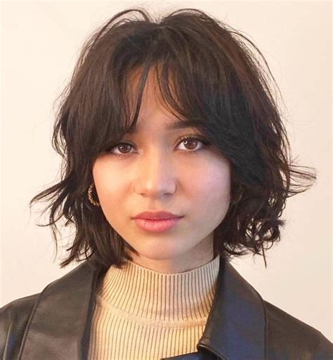 Short Curly Haircuts For Round Faces
