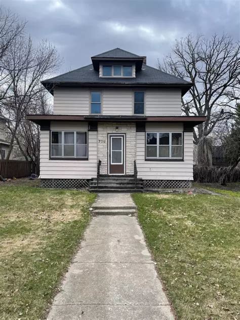 724 Labree Ave N Thief River Falls Mn 56701 28 Photos Movoto